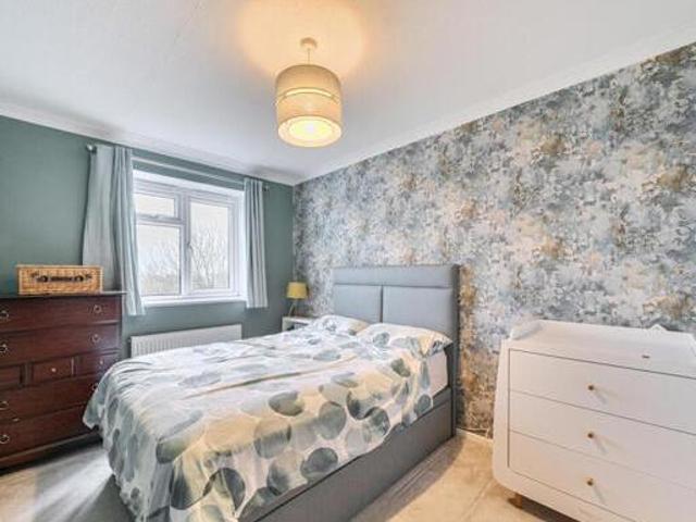 Chobham Gardens, London, 3 Bedroom Apartment