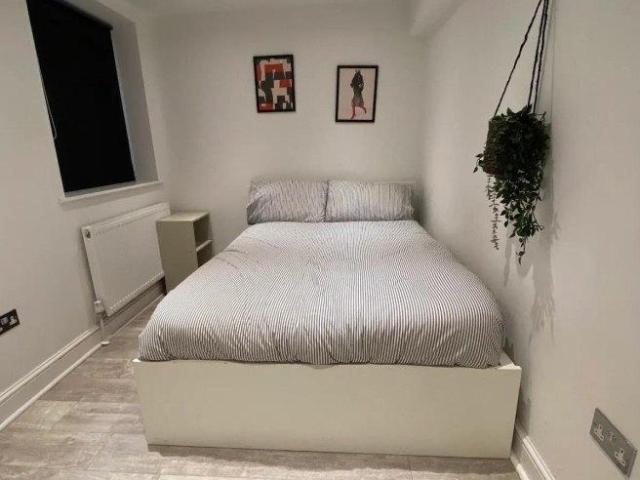 Chobham Road 7 bed house share to rent £9,415 pcm £2,173 pw