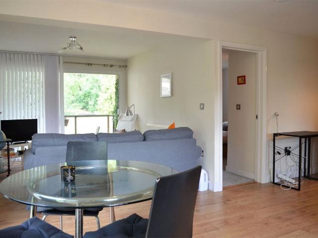Cholesbury Grange, Headington, Oxford, Oxfordshire OX3, 1 bed flat to rent, £1,650 pcm | PrimeLocation