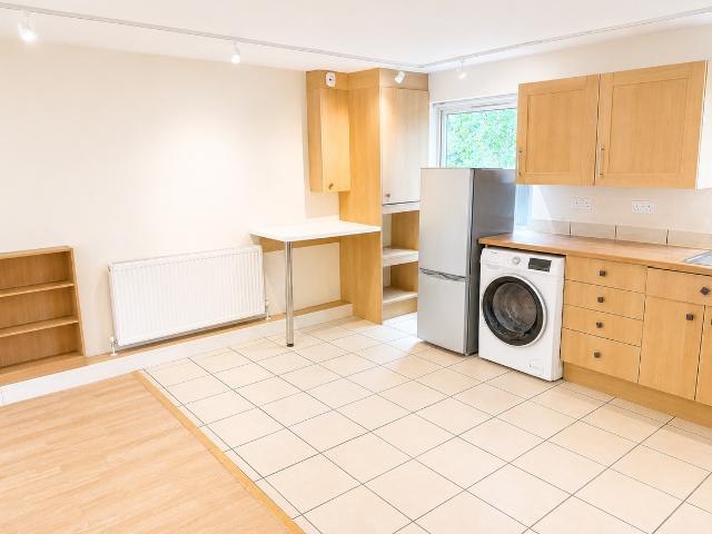 Cholesbury Grange, Oxford OX3, 2 bed flat to rent, £1,600 pcm | PrimeLocation