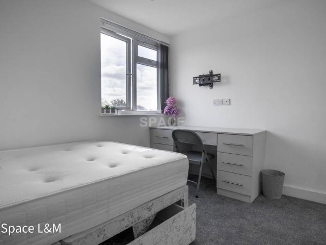 Cholmeley Road, Reading, RG1 3LR