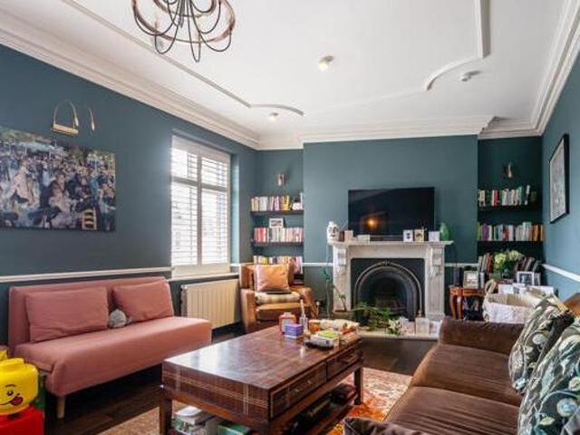 Cholmley Gardens, London, 2 Bedroom Flat