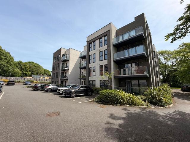 Chorley New Road, Horwich, Bolton, Greater Manchester BL6, 2 bed flat to rent, £1,295 pcm | PrimeLocation