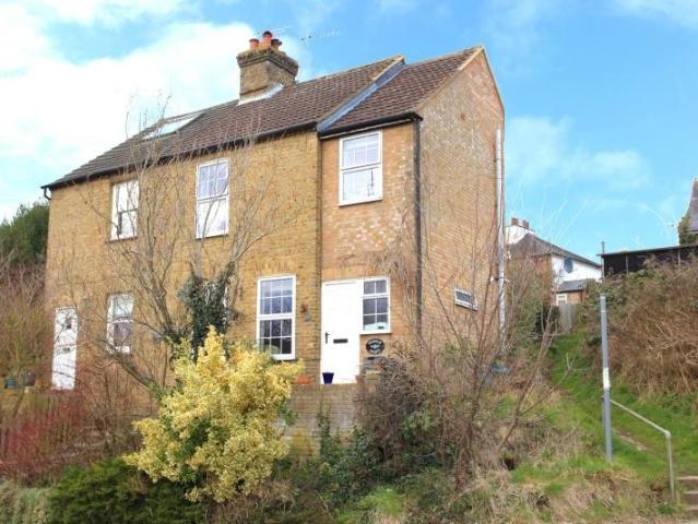 Chorleywood Bottom Chorleywood WD3 3 bed semi detached house to rent £2,250 pcm £519 pw