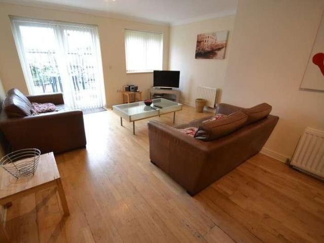 Chorlton Road, Manchester, Hulme, M15