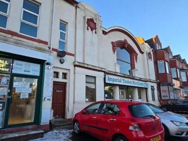Chorlton Road, Old Trafford, 3 Bedroom Flat