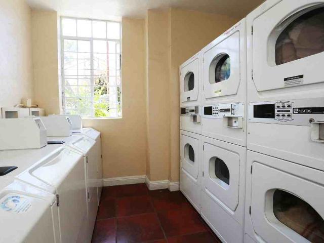Chateau Nob Hill Apartments 2 Bedroom Apartment for Rent at 2430 Ocean View Ave, Los Angeles, CA 90057 MacArthur Park