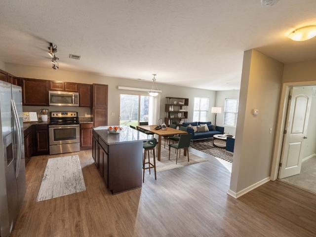 Chateau at Hillsborough 1 Bedroom Apartment for Rent at 4804 N 133rd Plz, Omaha, NE 68164 Hillsborough
