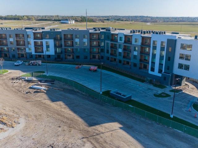 Chateau at Yankee Hill 1 Bedroom Apartment for Rent at 4421 Bridle Ln, Lincoln, NE 68516