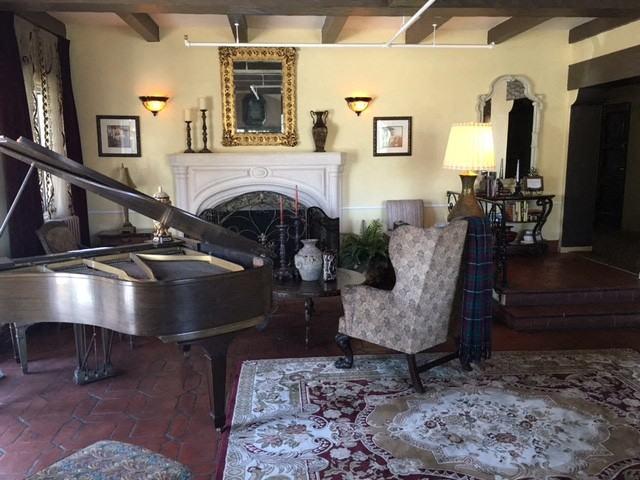 Chateau Alto Nido Apartments Studio Apartment for Rent at 1851 Ivar Ave, Los Angeles, CA 90028 Hollywood United