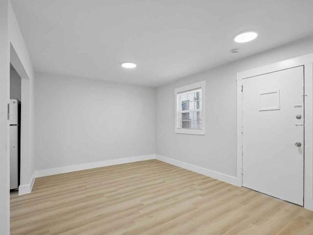Chateau Apartments 3 Bedroom Apartment for Rent at 2000 24th Ave S, Nashville, TN 37212 Hillsboro West End