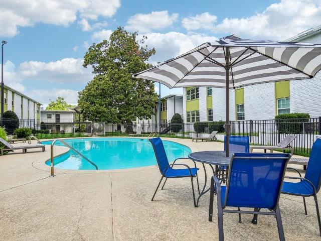 Chateau Apartments 2 Bedroom Apartment for Rent at 2000 24th Ave S, Nashville, TN 37212 Hillsboro West End