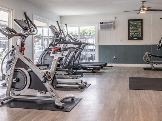 Chateau de Ville 1 Bedroom Apartment for Rent at 2020 W Alameda Ave, Anaheim, CA 92801