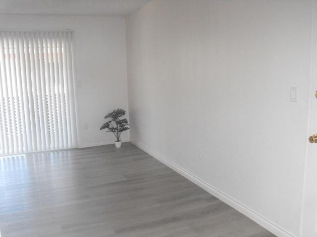 Chateau de Ville 1 Bedroom Apartment for Rent at 2020 W Alameda Ave, Anaheim, CA 92801