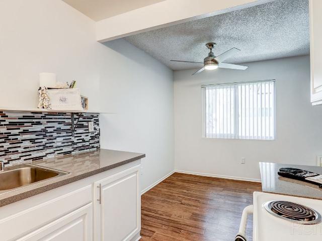 Chateau de Ville 1 Bedroom Apartment for Rent at 2020 W Alameda Ave, Anaheim, CA 92801