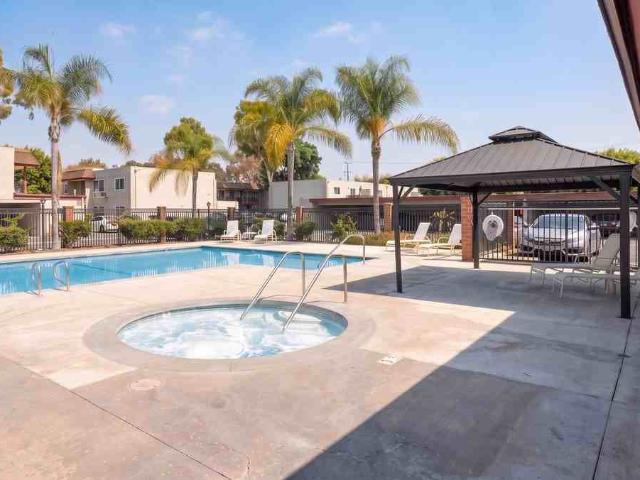 Chateau de Ville 1 Bedroom Apartment for Rent at 2020 W Alameda Ave, Anaheim, CA 92801