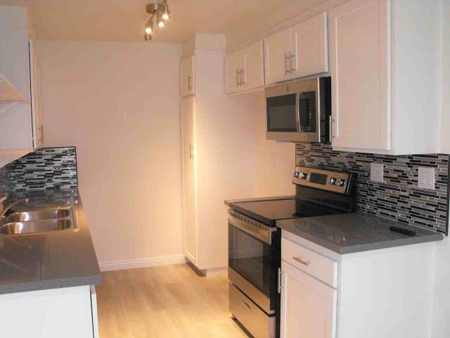 Chateau de Ville 1 Bedroom Apartment for Rent at 2020 W Alameda Ave, Anaheim, CA 92801