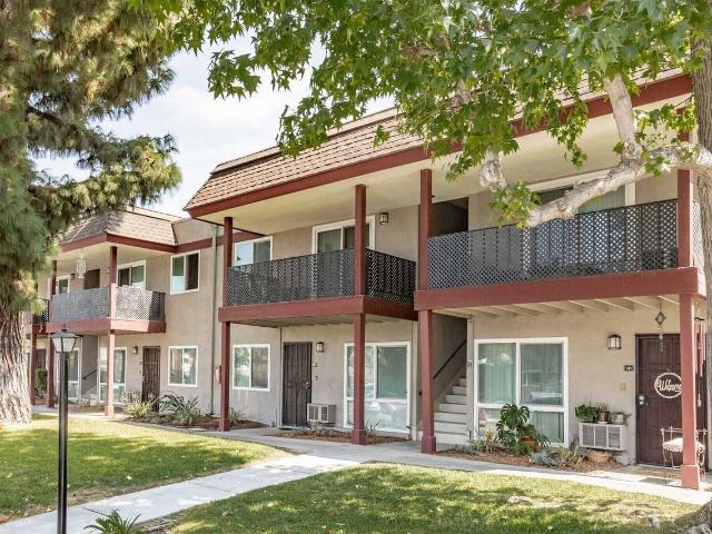 Chateau de Ville 2 Bedroom Apartment for Rent at 2020 W Alameda Ave, Anaheim, CA 92801