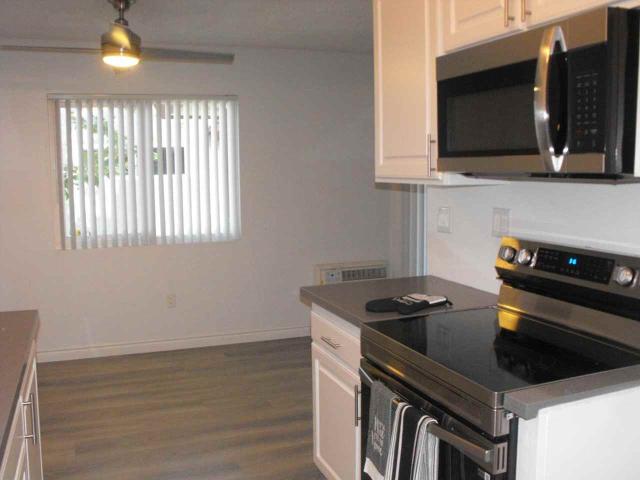 Chateau de Ville 2 Bedroom Apartment for Rent at 2020 West Alameda Avenue, Anaheim, CA 92801
