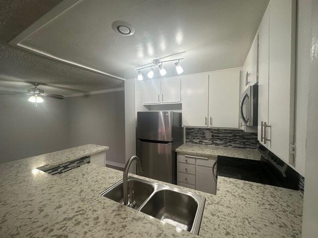 Chateau Garnet 2 Bedroom Apartment for Rent at 3707 Garnet St, Torrance, CA 90503 Delthome