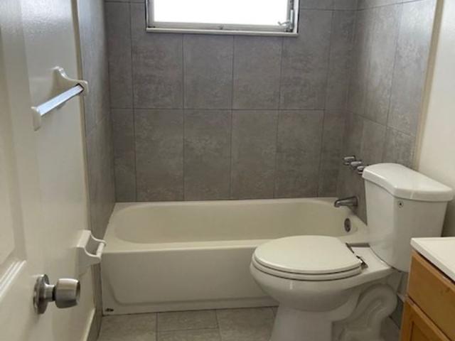 Chateaux Apartments 2 Bedroom Apartment for Rent at 240 252 260 Alemeda Drive, Palm Springs, FL 33461