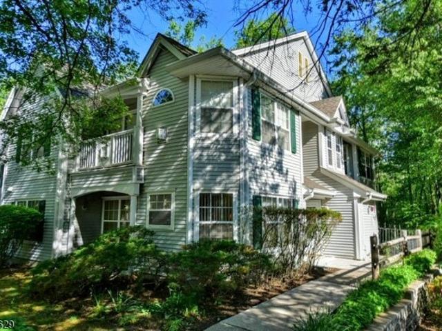 Chatfield Dr, Pequannock Township, Condo For Sale
