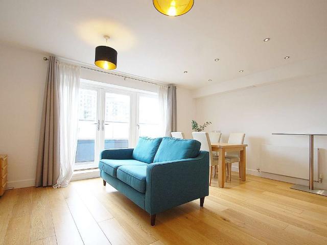 Chatfield Road, Battersea, London SW11, 1 bed flat to rent, £2,200 pcm | PrimeLocation