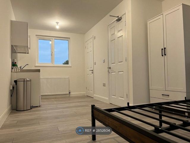 Chatham, Chatham ME4, Room to rent, £850 pcm | PrimeLocation