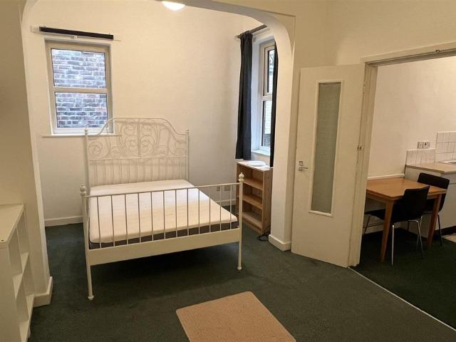 Chatham Grove, West Didsbury, Manchester M20, Studio to rent, £875 pcm | PrimeLocation