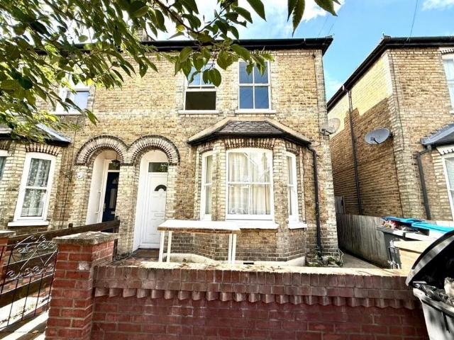Chatham Road, London KT1 Flat share to rent £1,040 pcm £240 pw