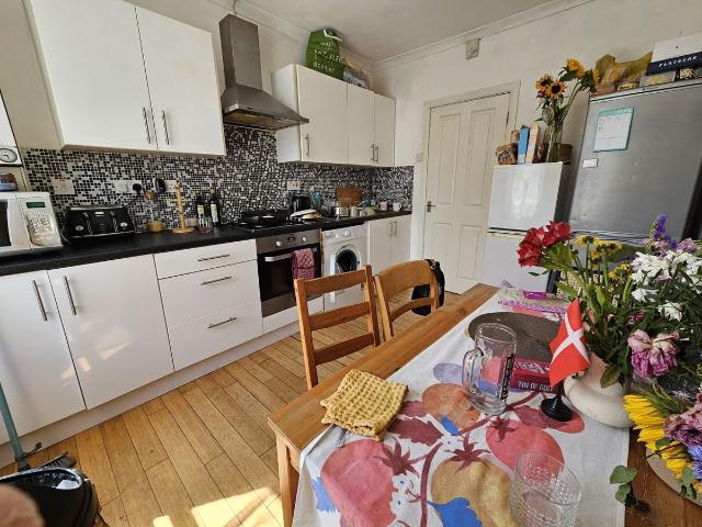 Chatham Street, London SE17, 2 bed flat to rent, £2,400 pcm | PrimeLocation