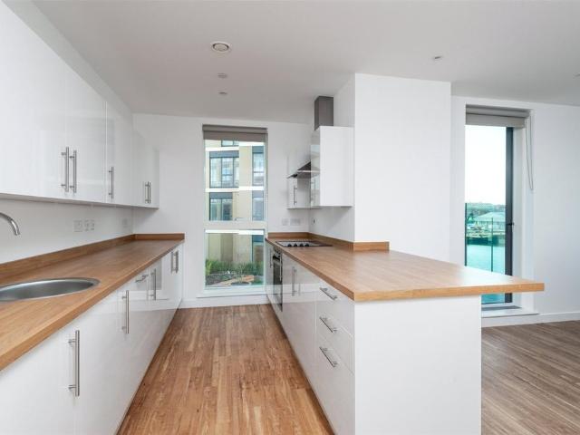 Chatham Waters, North House. 3 bed flat to rent £1,800 pcm £415 pw