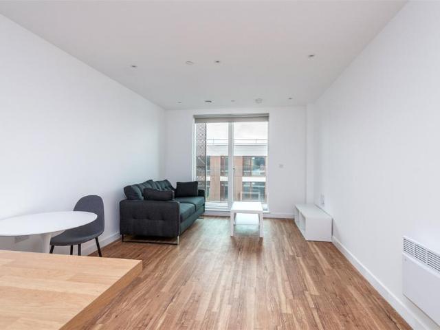 Chatham Waters, South House. 1 bed flat to rent £1,150 pcm £265 pw