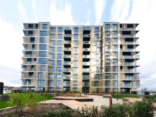 Chatham Waters, South House. 2 bed flat to rent £1,425 pcm £329 pw