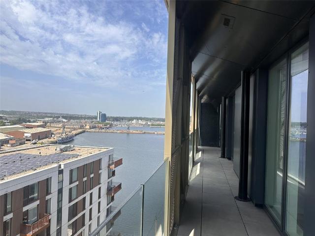 Chatham Waters, South House. 3 bed flat to rent £1,775 pcm £410 pw