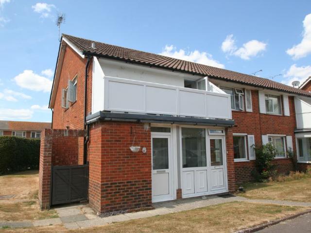 Chatsmore Crescent, Worthing BN12, 2 bed flat to rent, £1,300 pcm | PrimeLocation