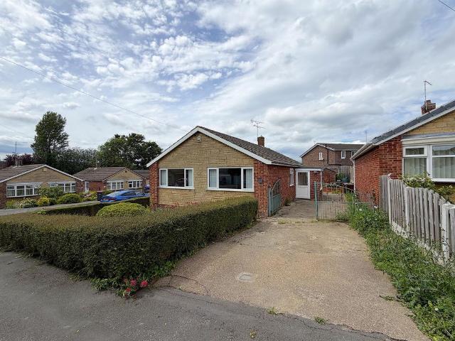 Chatsworth Close, Aston, Sheffield S26, 3 bed detached bungalow to rent, £995 pcm | PrimeLocation