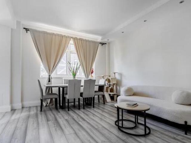 Chatsworth Court, Kensington, 2 Bedroom Flat