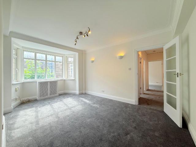 Chatsworth Court, Pembroke Road, London W8, 2 bed flat to rent, £3,250 pcm | PrimeLocation