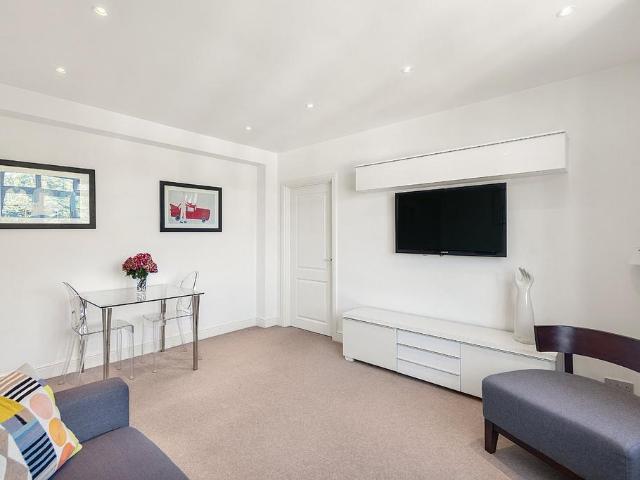 Chatsworth Court, Pembroke Road, London 1 bed flat to rent £2,950 pcm £681 pw