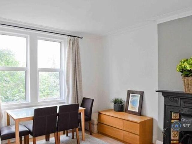 Chatsworth Gardens, Acton, 2 Bedroom Flat
