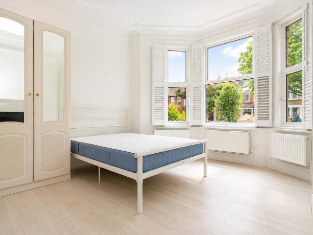 Chatsworth Gardens, Acton W3, Room to rent, £1,200 pcm | PrimeLocation
