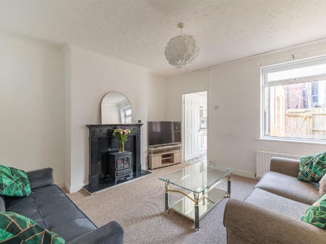 Chatsworth Gardens, St. Anthonys, Tyne And Wear NE6, 2 bed flat to rent, £800 pcm | PrimeLocation