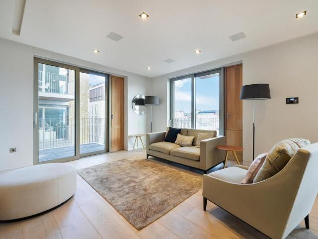 Chatsworth House, One Tower Bridge. 2 bed apartment to rent £4,251 pcm £981 pw