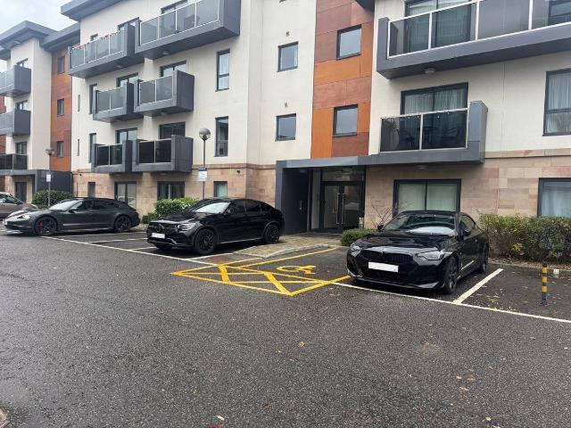 Chatsworth Road, Chesterfield S40, 2 bed flat to rent, £900 pcm | PrimeLocation