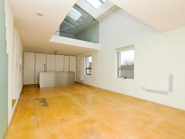 Chatsworth Road, Clapton 2 bed flat to rent £2,400 pcm £554 pw