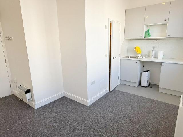 Chatsworth Road, Hackney E5, Studio to rent, £1,000 pcm | PrimeLocation