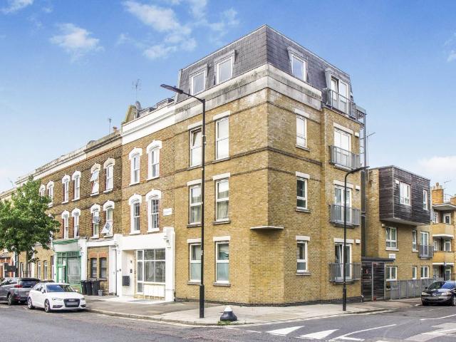 Chatsworth Road, Lower Clapton E5, 3 bed flat to rent, £2,899 pcm | PrimeLocation