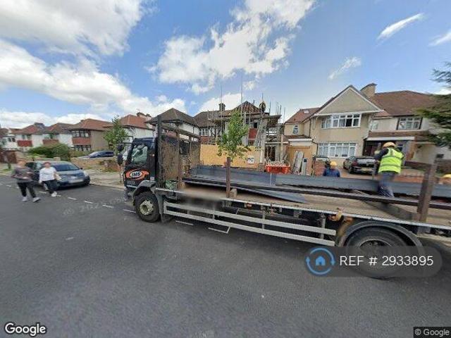 Chatsworth Road, London, NW2 4 bed flat to rent £2,650 pcm £612 pw