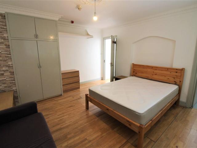 Chatsworth Road, London NW2 4BN – Dee Estates